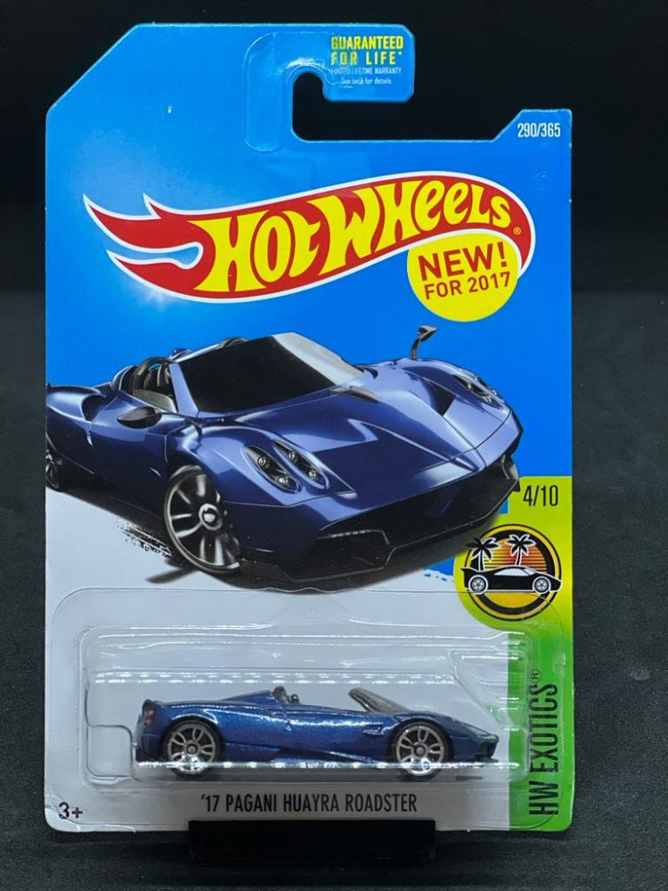 Hot Wheels - 17 Pagani Huayra Roadster Blue :: carshoping